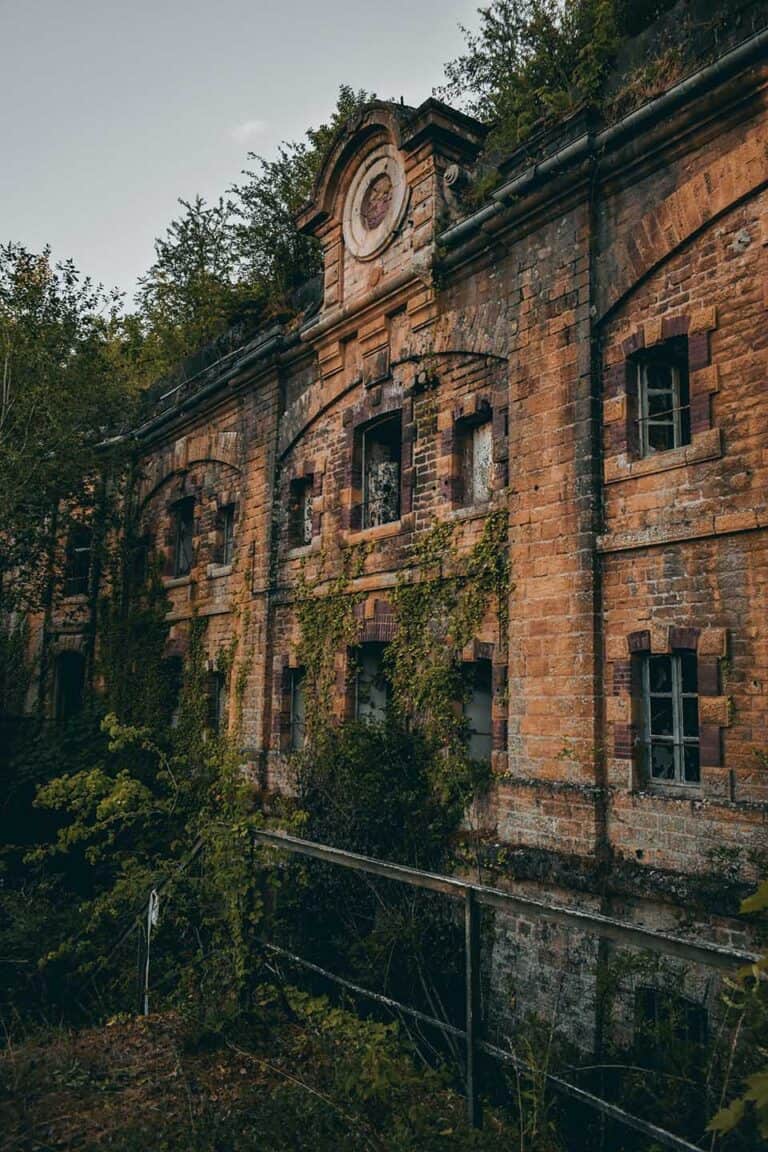 Urbex Photography Guide: Styles, Tips And Photographers