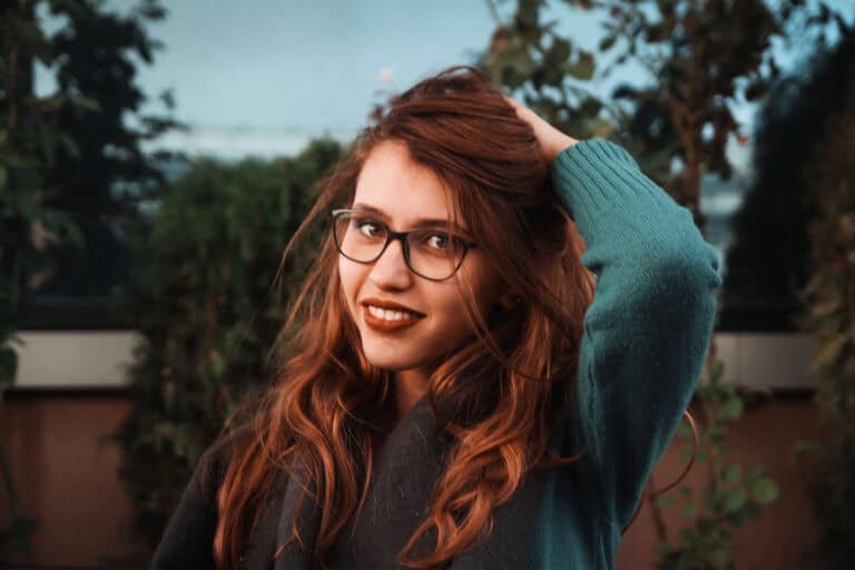 Headshot Photography Tips: 25 Key Techniques And Ideas