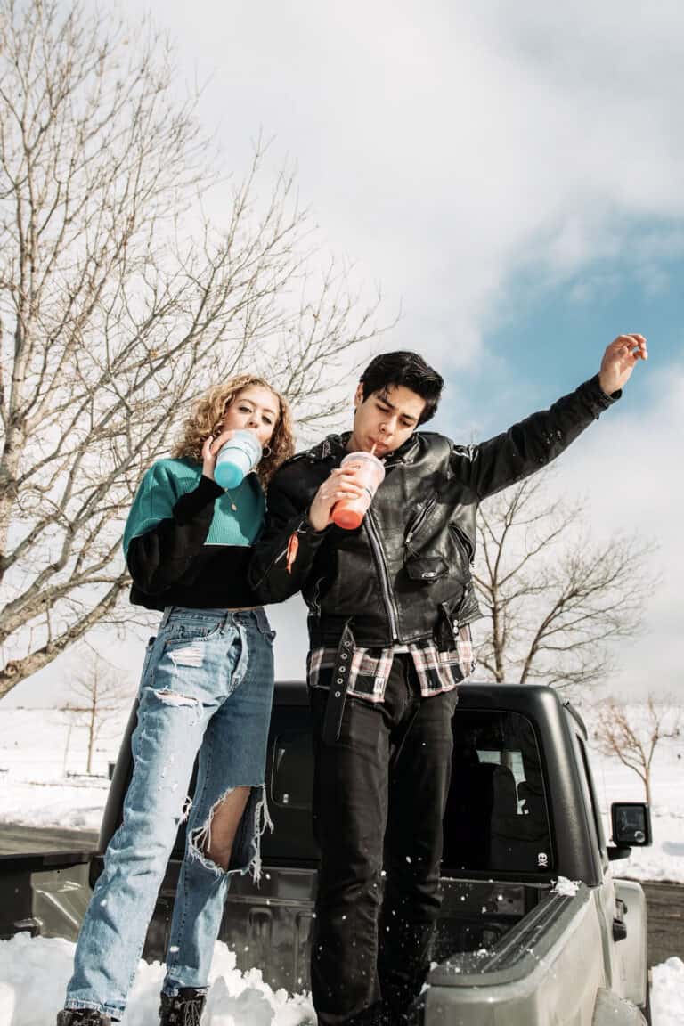 Best Friend Poses For 2: 10 Terrific Types And Tips