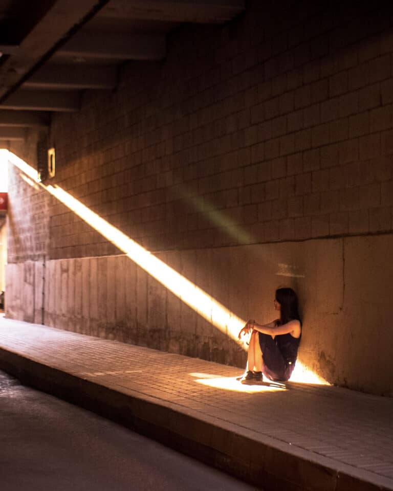 Street Photography Poses: 11 Terrific Tips And Techniques
