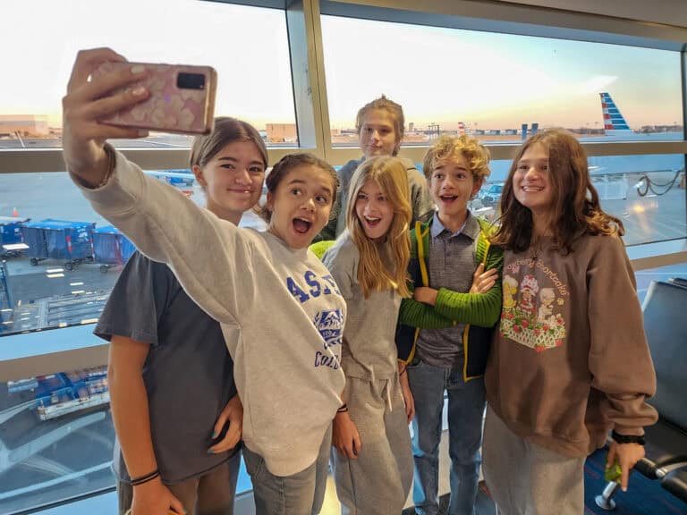 Selfie Poses With Friends: 10 Stunning Poses To Try