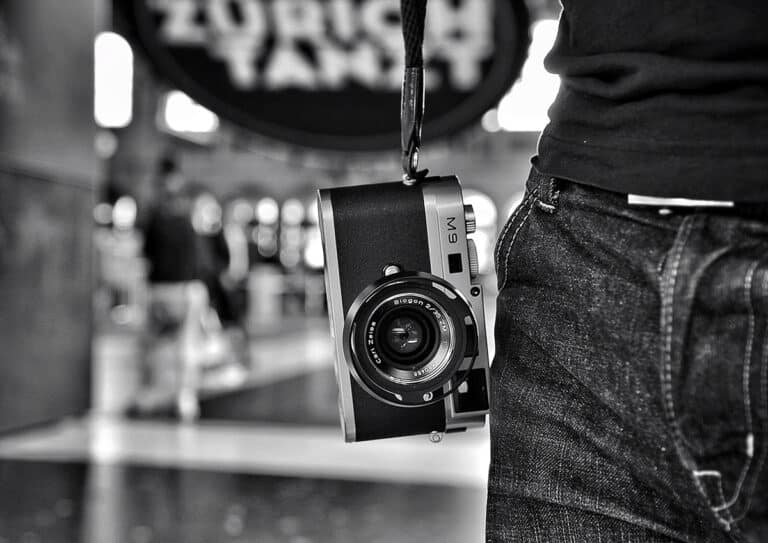 Best Street Photography Camera: 5 Essential Tips